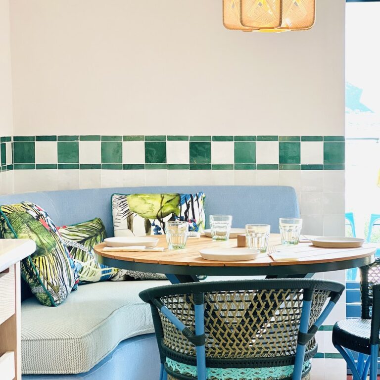 Pollensa Bay's seafront cantina | O96